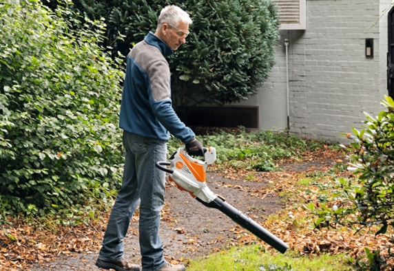 Stihl SHA 56 Επαναφορτιζόμενος Απορροφητήρας | Praktiker